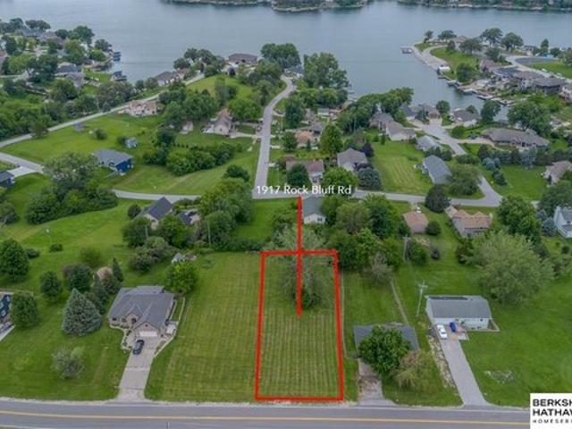 1917 Rock Bluff Rd, Plattsmouth, NE 68048
