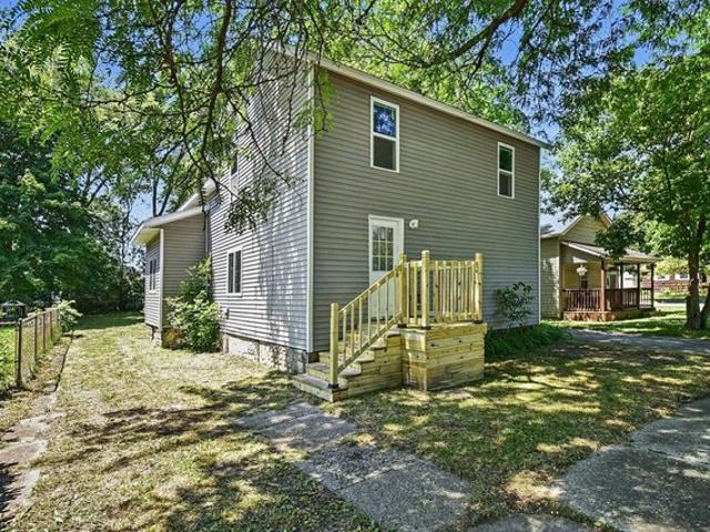 1917 Van Buren St, Saginaw, MI 48602