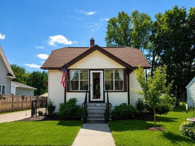 1917 Vinland St, Oshkosh, WI 54901