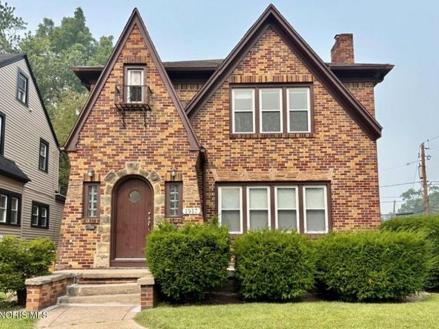 1917 Wyndhurst Rd, Toledo, OH 43607