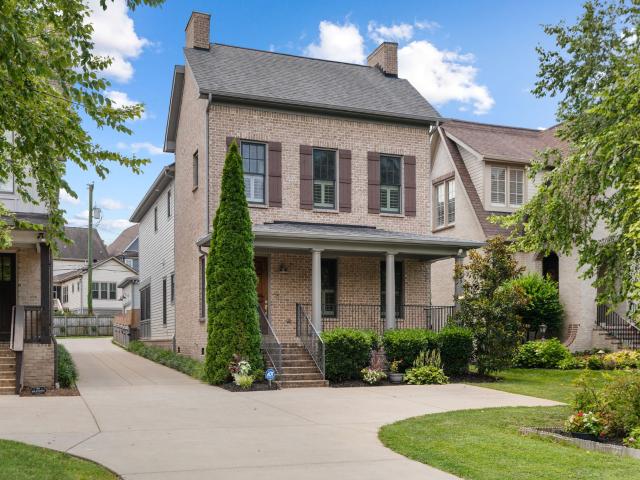 1917 Warfield Dr