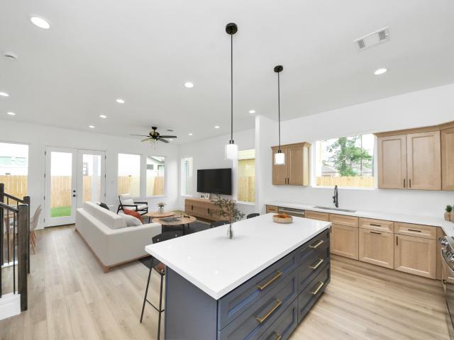 1917 West St, Houston, TX 77026 | MLS #71282