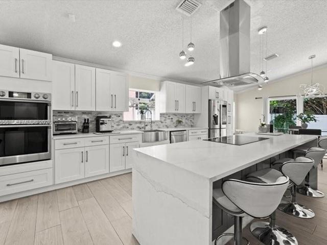 19187 NW 13th Ct, Pembroke Pines, FL 33029