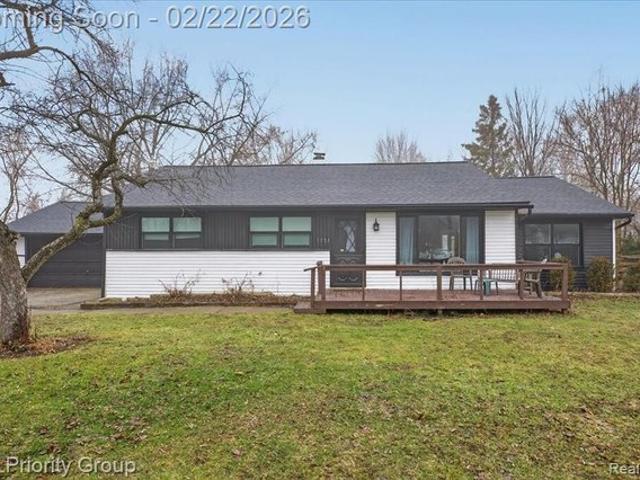 1918 Alsdorf Ave, Rochester Hills, MI 48309