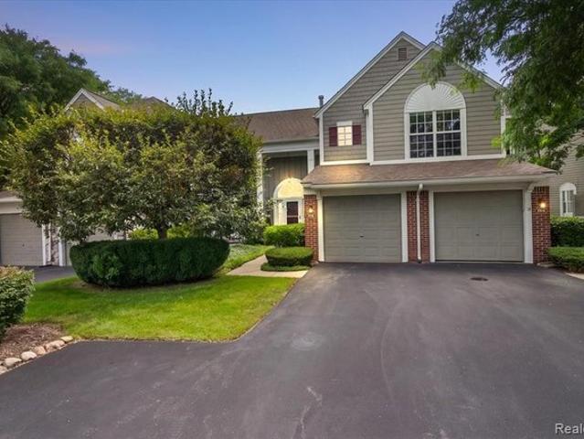 1918 Eagle Pointe, Bloomfield Hills, MI 48304