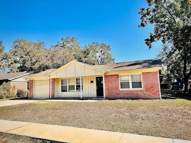 1918 Rolando Dr, Garland, TX 75040