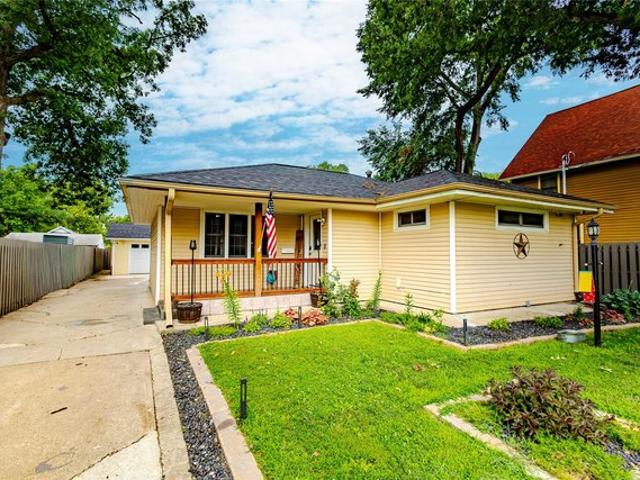1918 9th St, Des Moines, IA 50314
