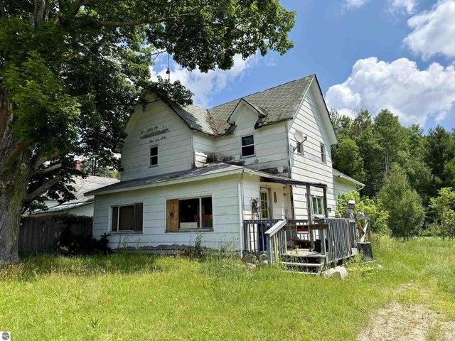 19190 th Ave, Tustin, MI 49688
