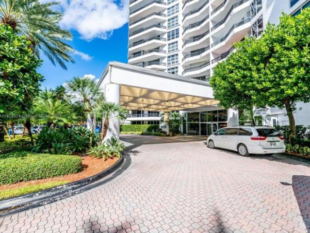 19195 Mystic Pointe Dr #1504, Aventura, FL 33180
