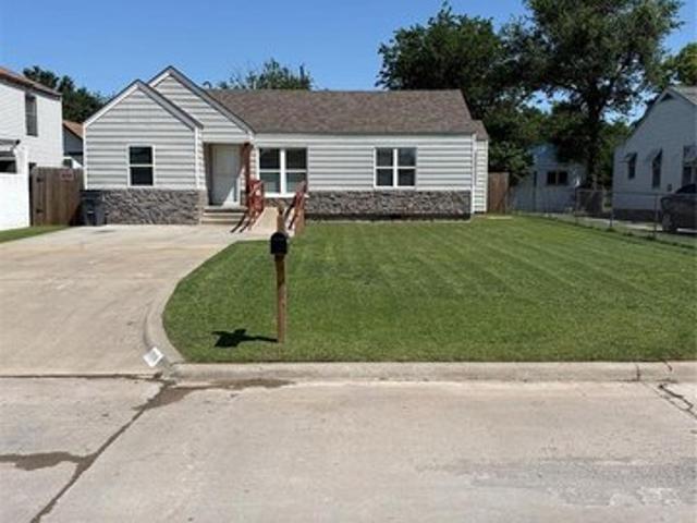 1919 NW Arlington Ave, Lawton, OK 73507