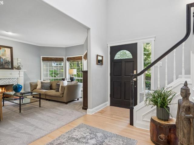 1919 nw runnymeade ct