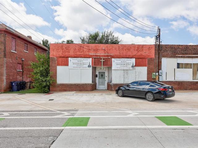 1919 N Lottie Avenue