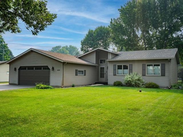 1919 Cypress Rd, Saint Cloud, MN 56303