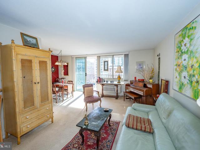 1919 Chestnut St, Unit 1316, Philadelphia, PA 19103 | MLS #PAPH2576 | Compass