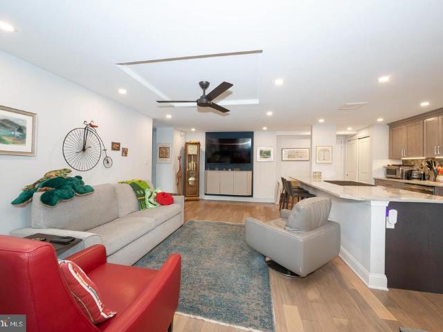1919 Chestnut Street # 1018