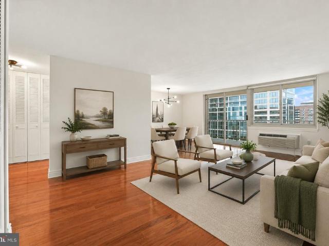 1919 Chestnut Street # 2703