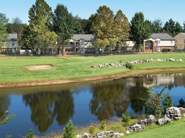 1919 Club Cir, Harrison, AR 72601