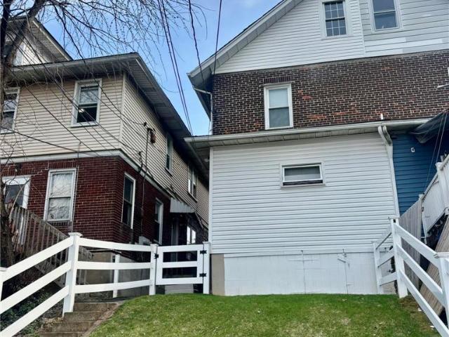 1919 Ferry Street