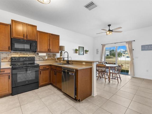 1919 Greenwood Valley Dr, Plant City, FL 33563 | MLS #TB8473