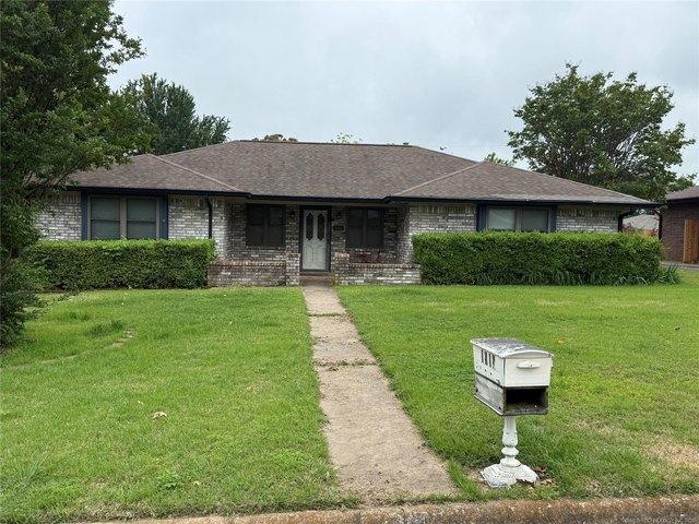 1919 Parkway Cir, Durant, OK 74701