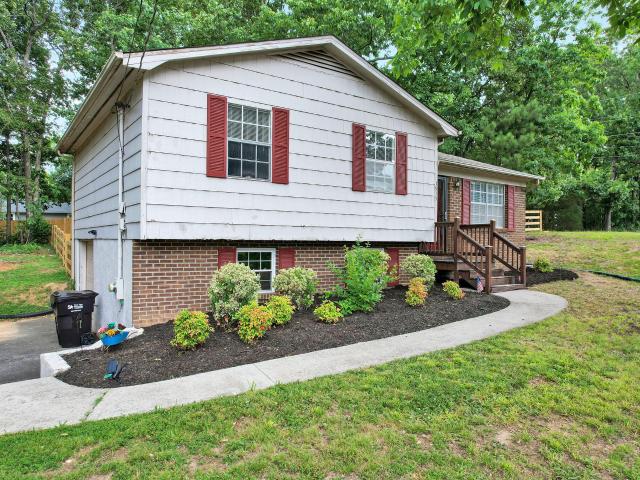 1919 Rolling Brook Drive NE