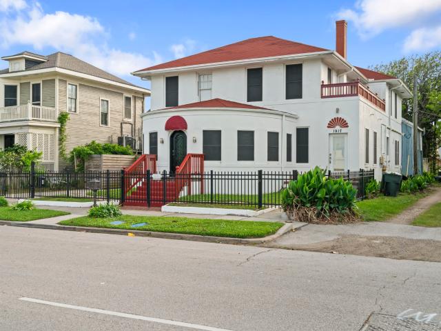 1919 Rosenberg St, Galveston, TX 77550 | MLS #52652