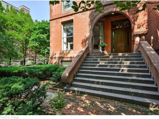 1919 S Prairie Avenue # 3
