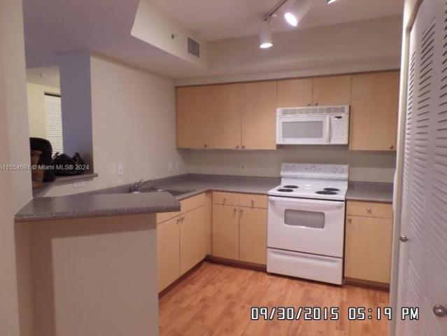 1919 Van Buren St #302A, Hollywood, FL 33020