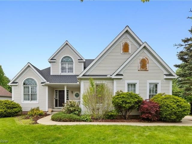 1919 Wendover Cir NE, North Canton, OH 44720