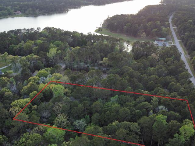 19103 Country Lake Dr
