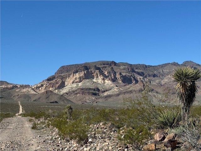 19101 Navajo Dr, Golden Valley, AZ 86413