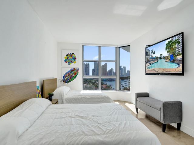 19101 NE 36th Place, Aventura, US, FL