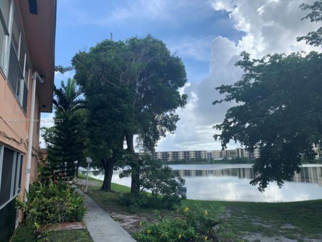19105 2nd Ave NE #2116, Miami, FL 33179