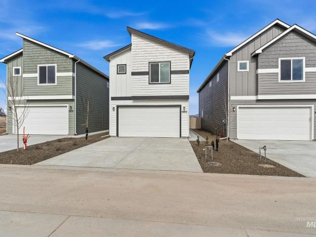 1910 NW Strahorn Dr