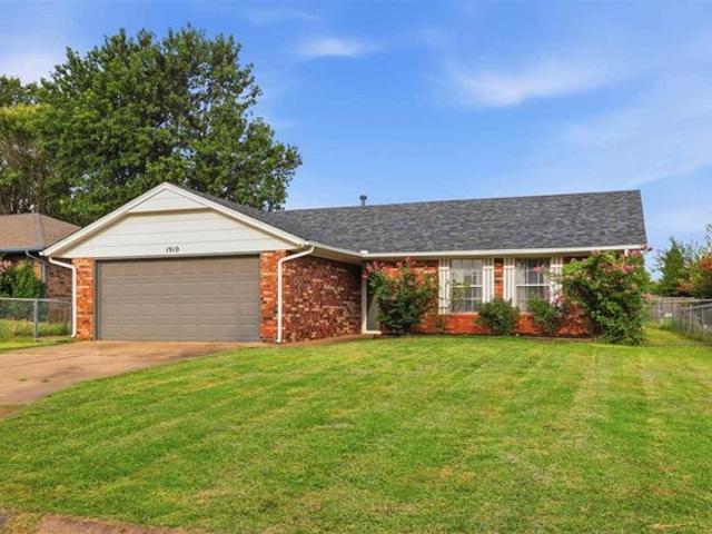1910 N Briarwood St, Stillwater, OK 74075