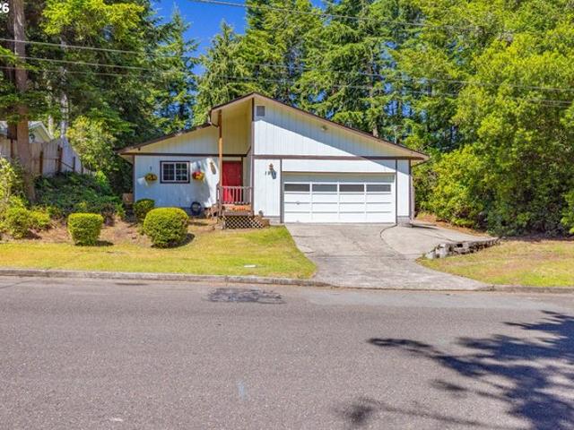 1910 Ash St, North Bend, OR 97459
