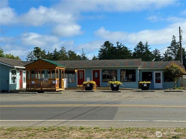1910 Bay Ave, Ocean Park, WA 98640