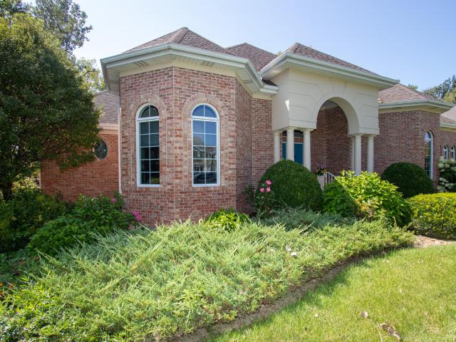 1910 Catkin Circle