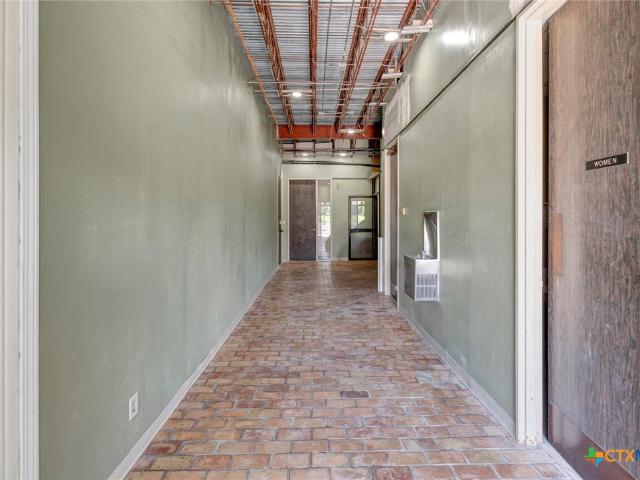 1910 Commerce Street