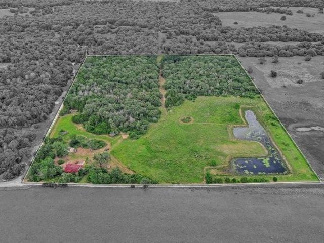 1910 E County Road 415, Lexington, TX 78947