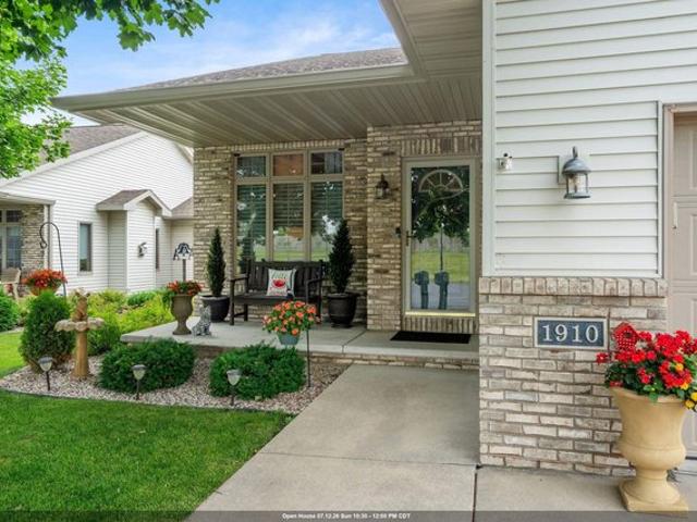 1910 E Sylvan Ave, Appleton, WI 54915