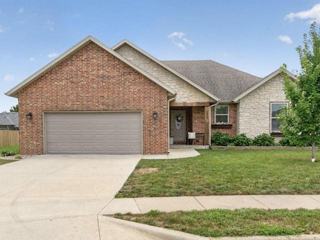 1910 E Whetstone Dr, Ozark, MO 65721