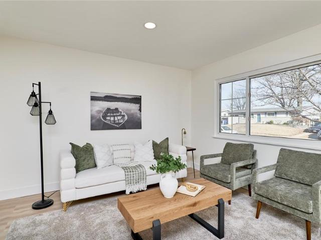 1910 Flamingo Dr, Florissant, MO 63031 | Compass