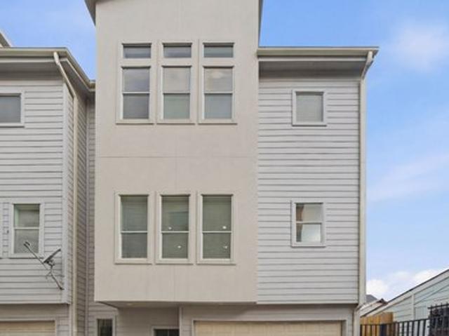 1910 Fletcher St, Houston, TX 77009