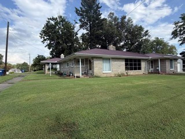 1910 Glenwood Ave, Eldorado, IL 62930