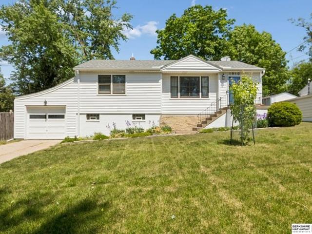1910 Lindyview Ln, Bellevue, NE 68005