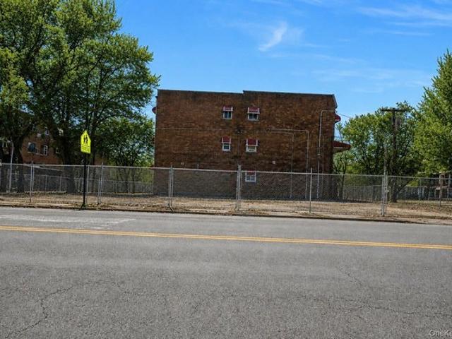 1910 Randall Ave, Bronx, NY 10473