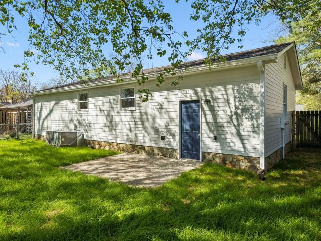 1910 Redbud Ct