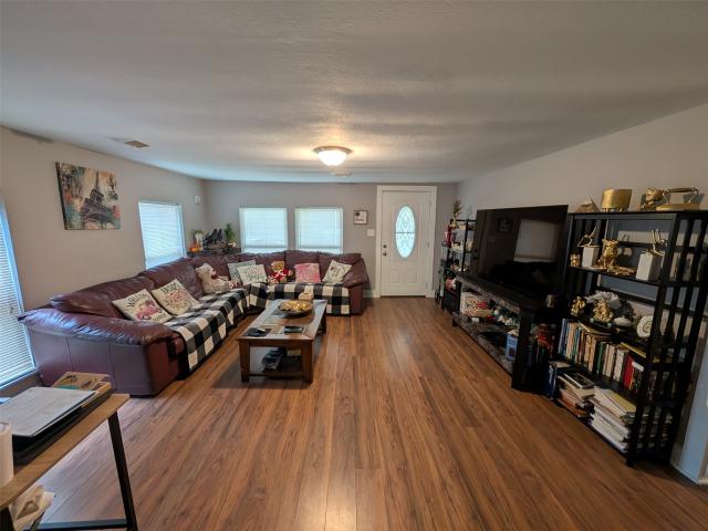 1910 Reese St, Liberty, TX 77575 | MLS #67677 | Compass