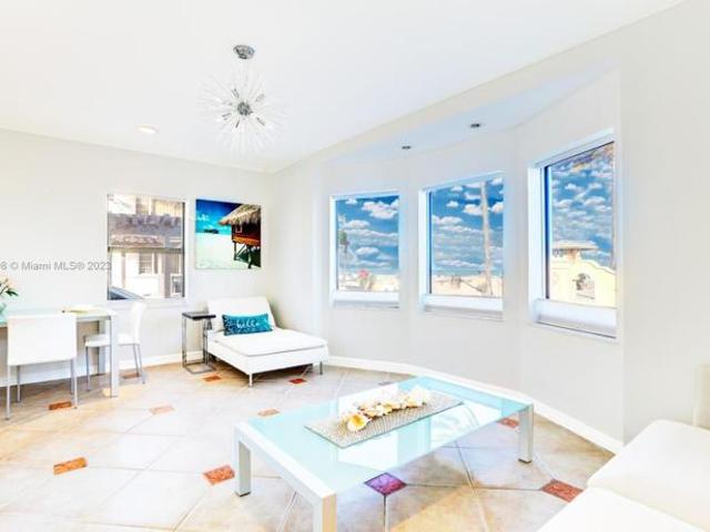 1910 Surf Rd N #1, Hollywood, FL 33019